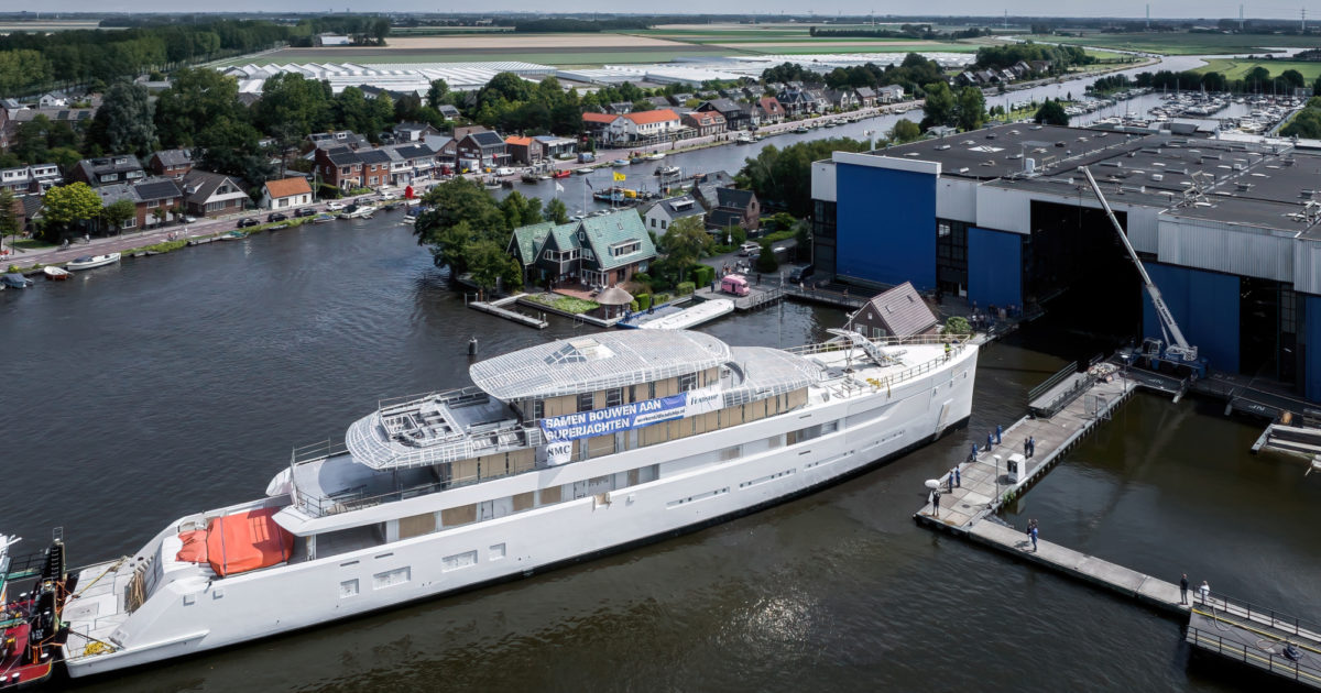 Feadship | Feadship Project 825 on the move